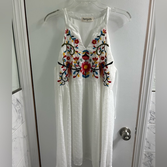 Impressions | Dresses | White Floral Impressions Dress | Poshmark